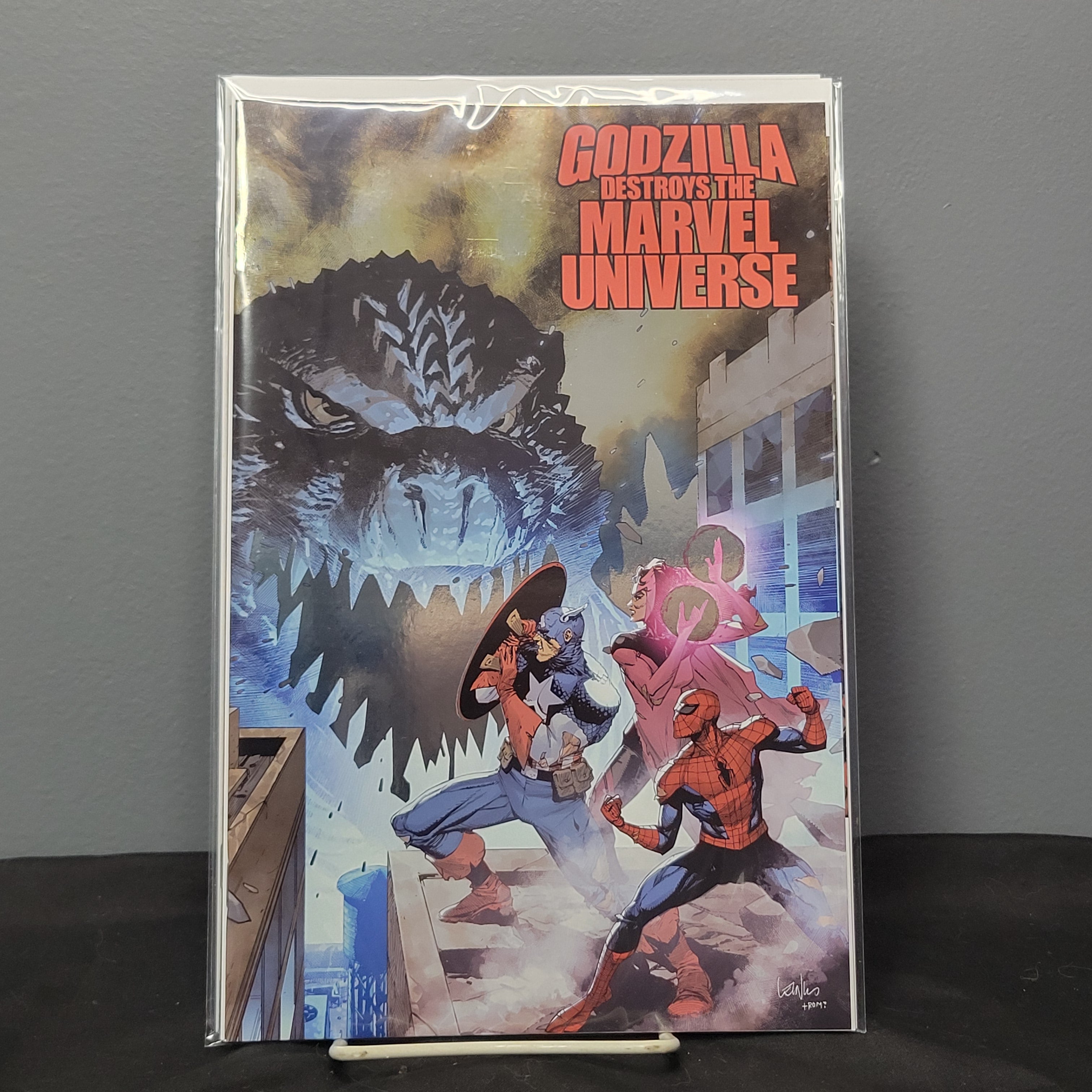 Godzilla Destroys The Marvel Universe #1 Yu Foil Variant – Hero's ...